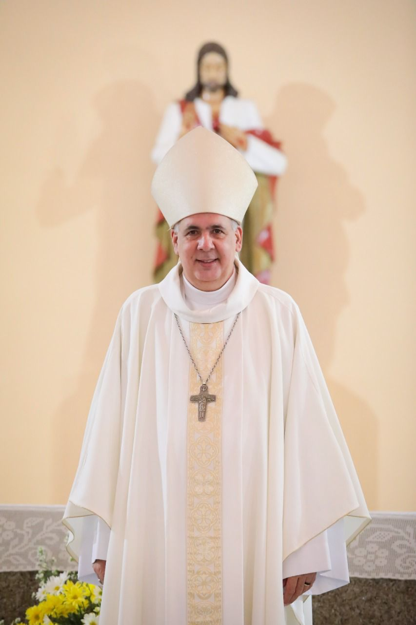 Bispo Diocesano de Três Lagoas Dom Luiz Knupp concede entrevista ...